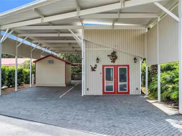 2881 ST GEORGE DR, DAVENPORT, FL 33837 Single Family Residence.
