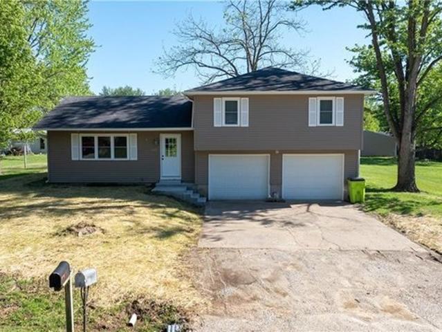 2881 Southgate Loop, Sedalia, MO 65301