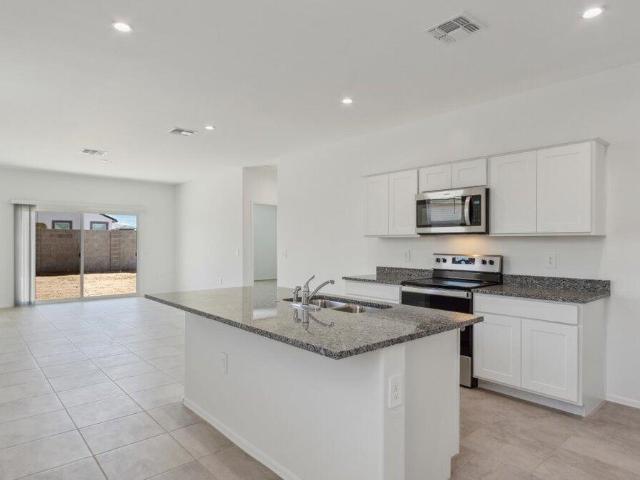 2881 W Sheppard Avenue