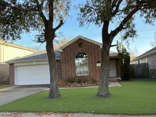 2882 Sun River Ln, Dickinson, TX 77539