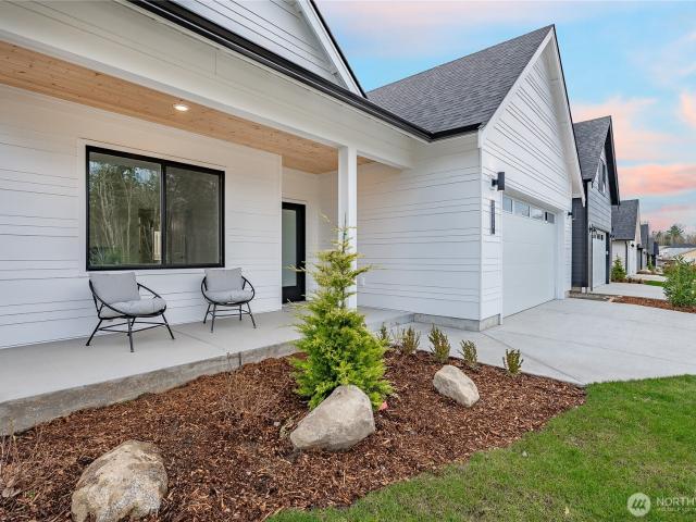 2883 Oleander Lane