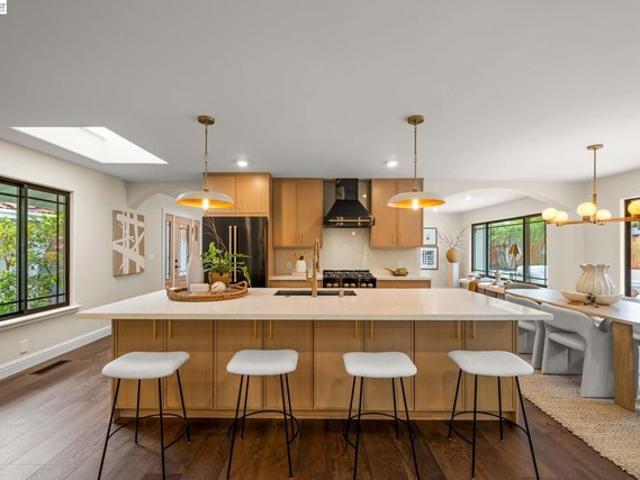 2883 Bowling Green Dr, Walnut Creek, CA 94598
