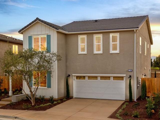 2883 E Veranda Dr, Fresno, CA 93730