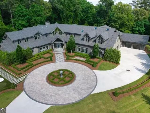 2883 W Roxboro Rd NE, Atlanta, GA 30324 MLS 10317095