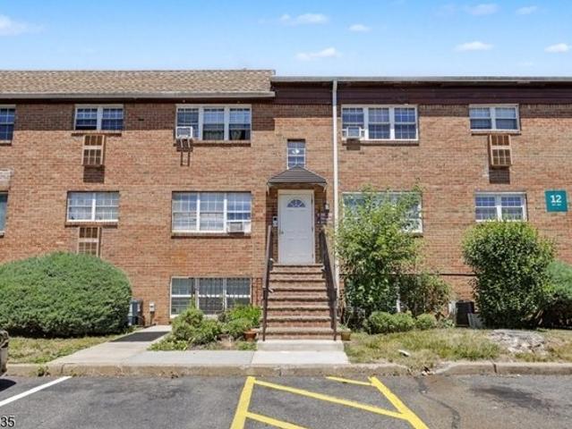 288 College Dr, Edison, NJ 08817