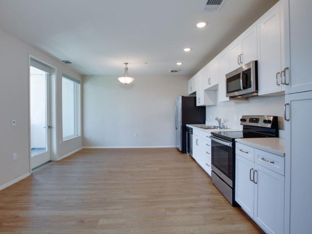 288 Center St