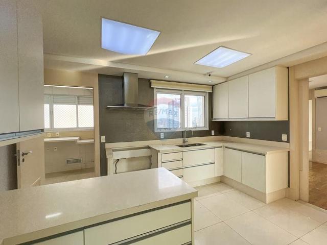 288 Área Útil Apartamento Alugar, 4 Dormitórios localizado em Campo Belo, São Paulo, São Paulo, 04619004 | Brasil