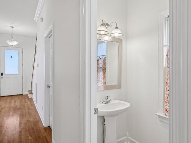 288 Augusta Ave