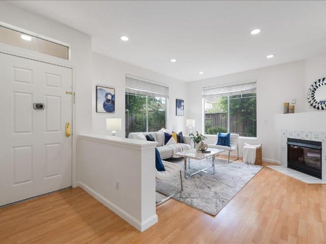288 Diamond Way