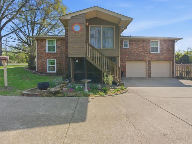 288 Indian Lake Rd, Hendersonville, TN 37075 | MLS #3164 | Compass