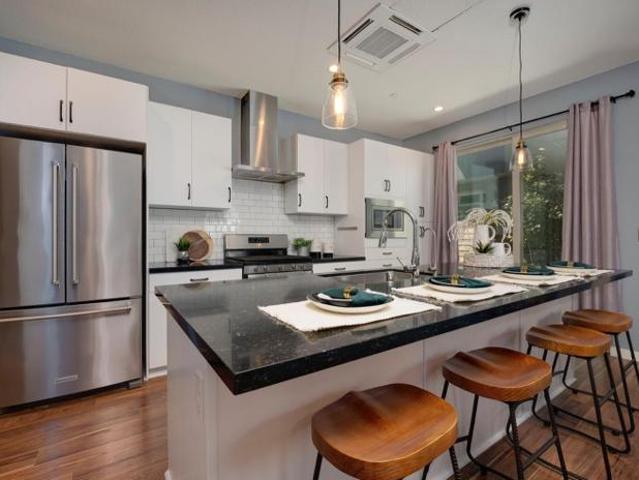 288 Log Pond Ln Sacramento, CA 95818