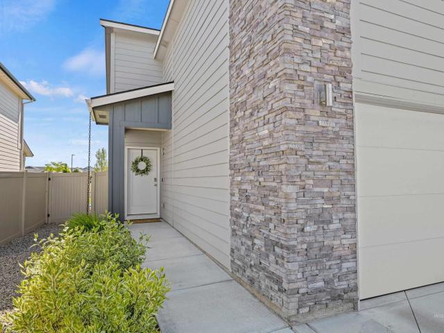 288 S Calf Creek Ave