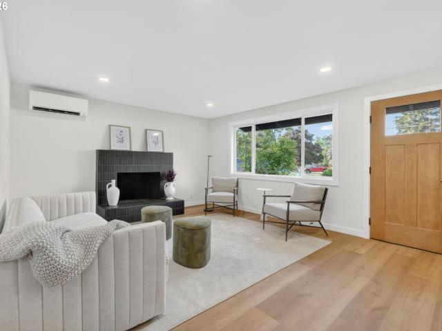 288 suburban ave