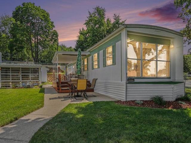 288 Paradise Island Dr, Coldwater, MI 49036