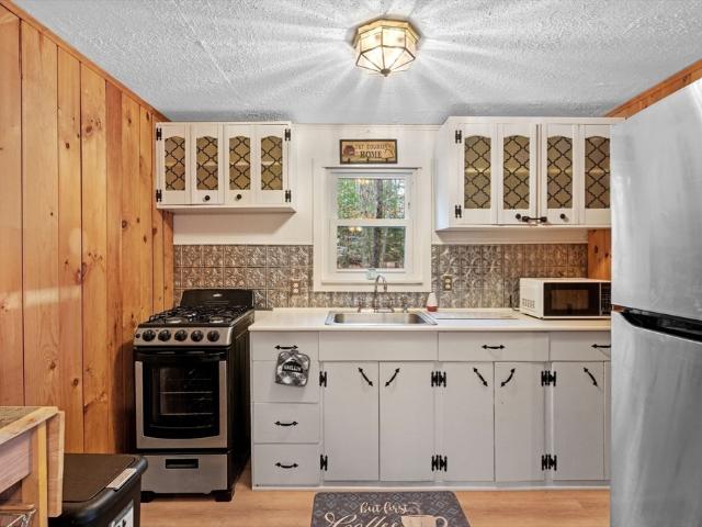288 Pinkham Rd, Middleton, NH 03887 | MLS #73454
