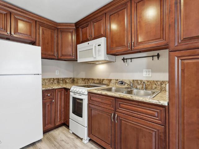 28947 E Thousand Oaks Boulevard 121