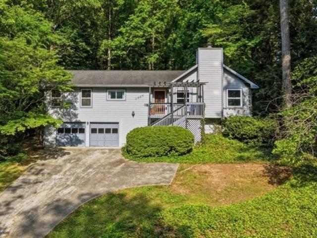 2894 McPherson Rd NE, Roswell, GA 30075