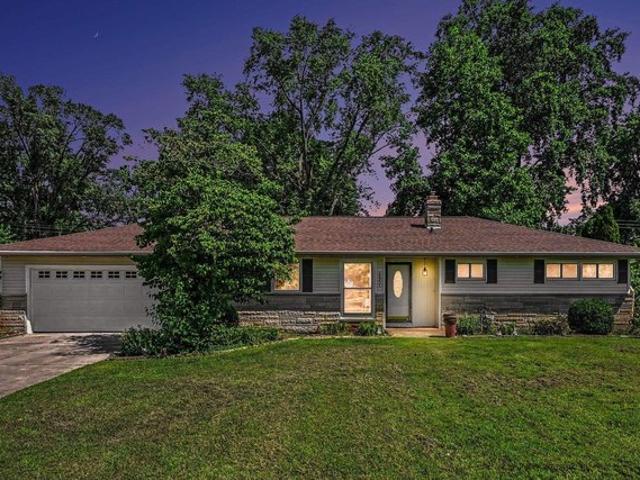 28951 Ella Dr, Elkhart, IN 46514