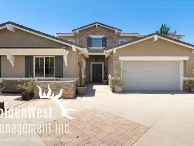 2895 Glenview Way, Escondido, CA 92025