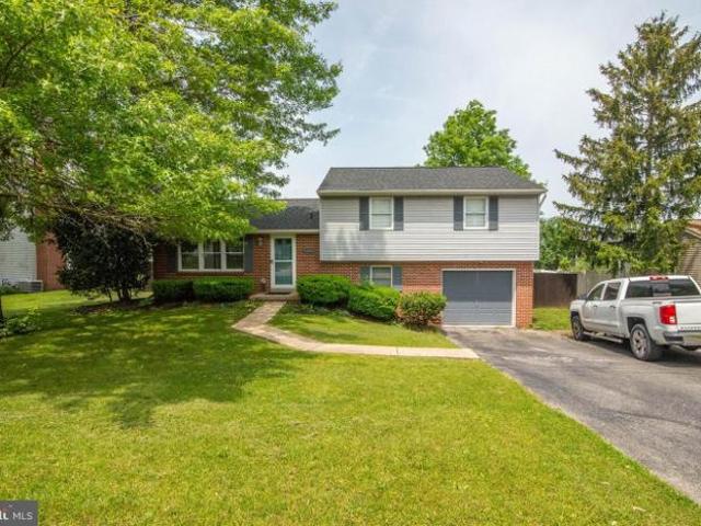 2895 Sunset Ln, York, PA 17408