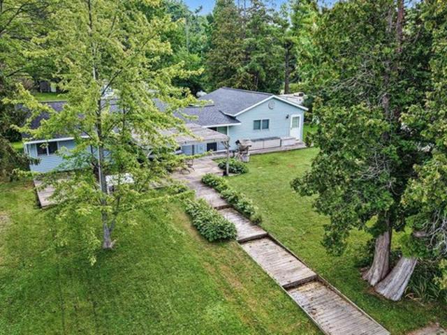 2895 S Spring Dr, Fremont, MI 49412