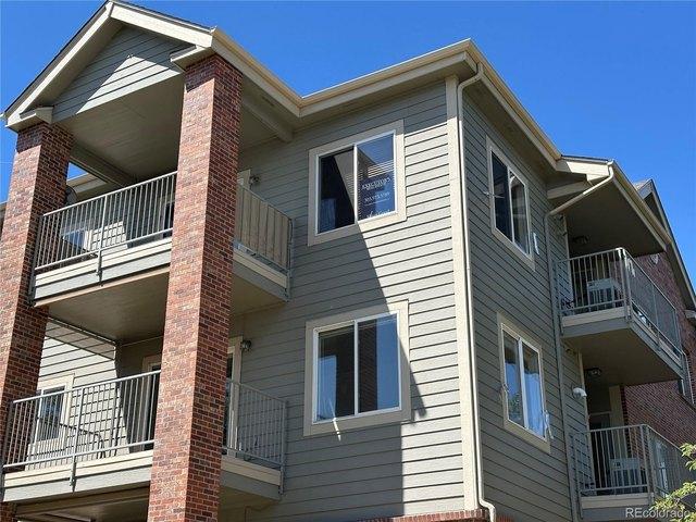 2895 W Riverwalk Cir Apt 301, Littleton, CO 80123