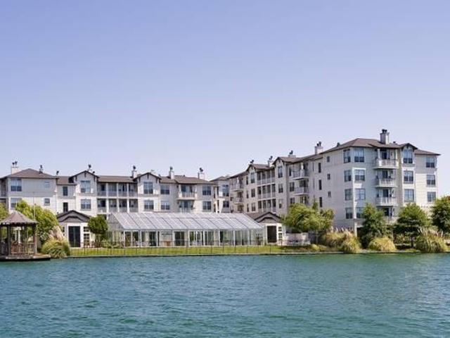 $2895 / 2br 1094ft² 2BD/2BA Now Available at Waterfront Community!