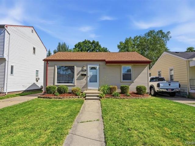 28960 Elmwood St, Garden City, MI 48135