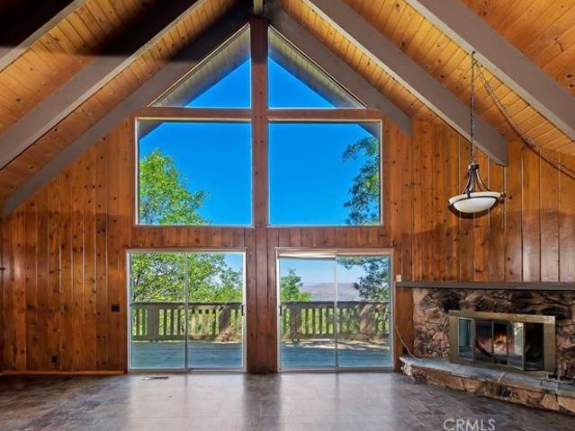 28980 Banff Dr, Lake Arrowhead, CA 92352