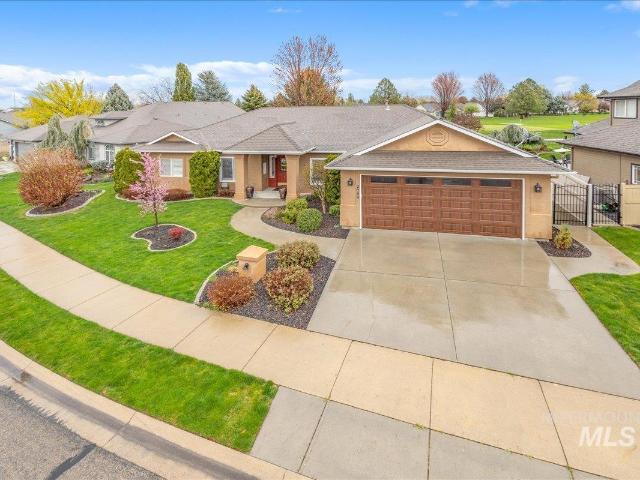2898 N Silverleaf Way, Meridian, ID 83646 | Compass