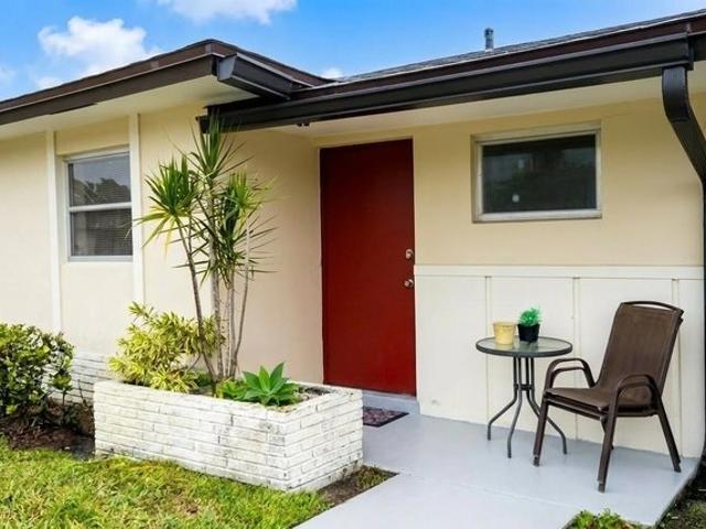 2898 Ashley Dr E Apt C, West Palm Beach, FL 33415