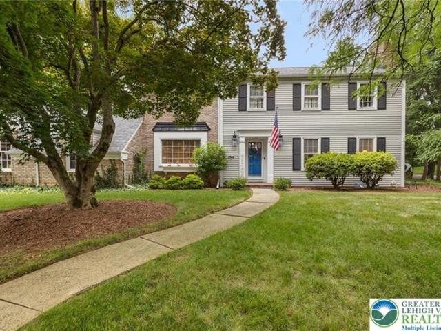 2898 Fairfield Dr, Allentown, PA 18103