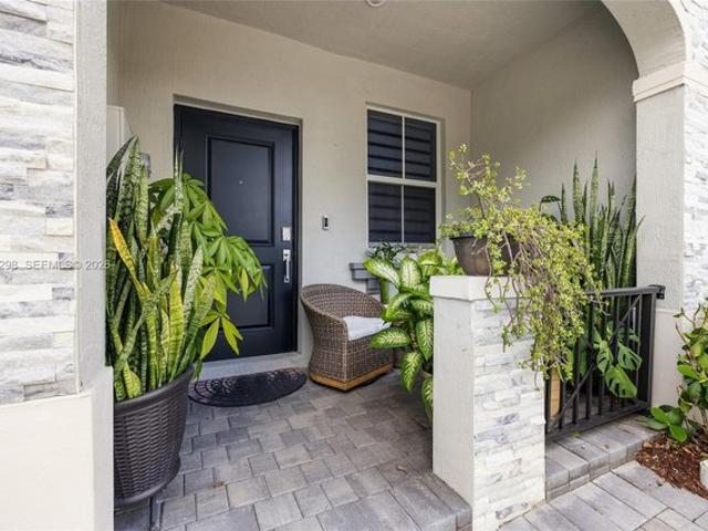 28993 SW 162nd Ct, Homestead, FL 33033