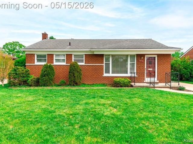 28996 Westfield St, Livonia, MI 48150