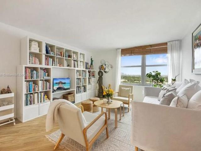 2899 Collins Ave #1638, Miami Beach, FL 33140