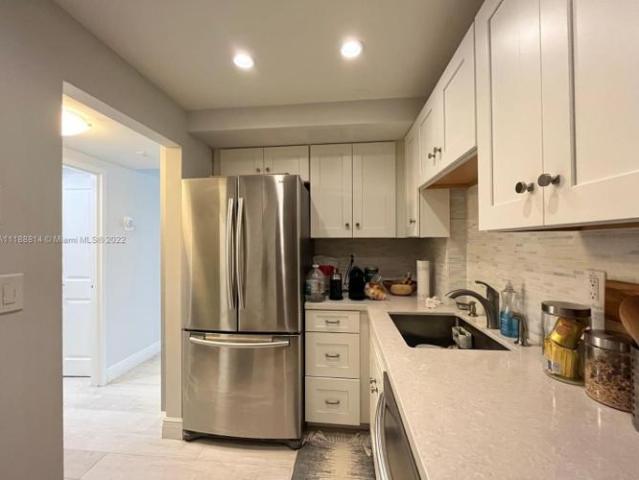 2899 Collins Ave #622 Miami Beach, FL 33140