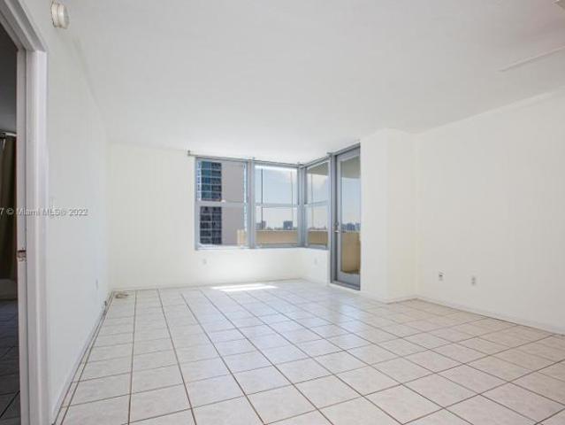 2899 Collins Ave #924 Miami Beach, FL 33140