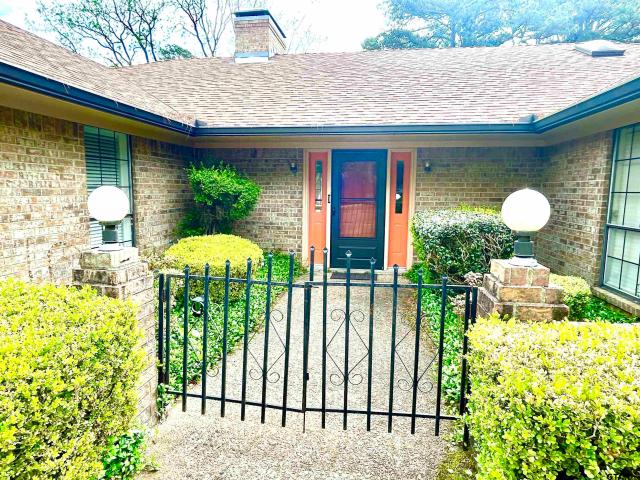 2899 Surrey Ln, Tyler, TX 75705 | MLS #26005