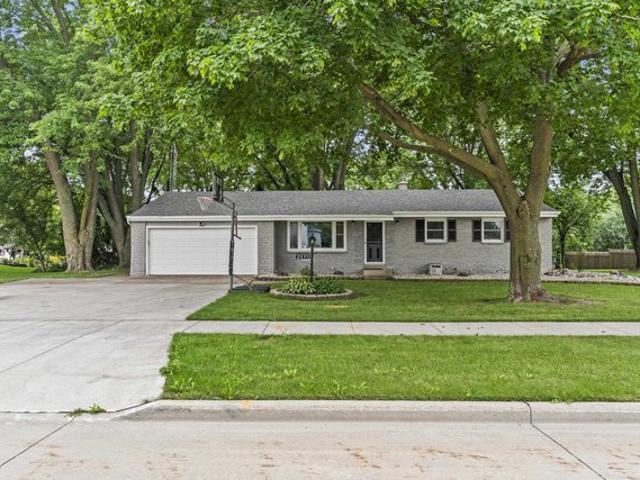 2899 W 9th Ave, Oshkosh, WI 54904