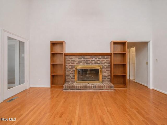 28900 Deercroft Drive