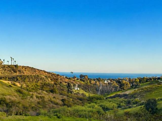 28906 Verde Mesa Ln, Malibu, CA 90265 | MLS #226001 VC