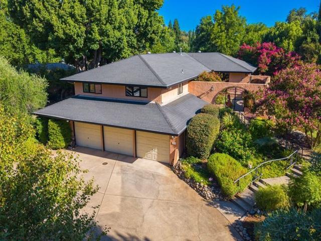 2890 Balaton Ave, Redding, CA 96001
