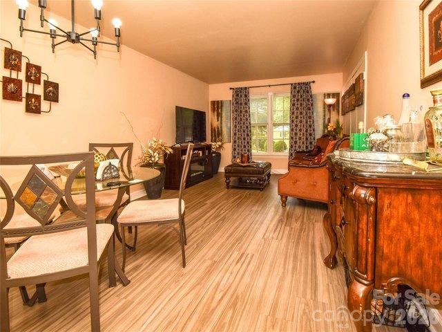 2890 Carriage Dr, Winston Salem, NC 27106