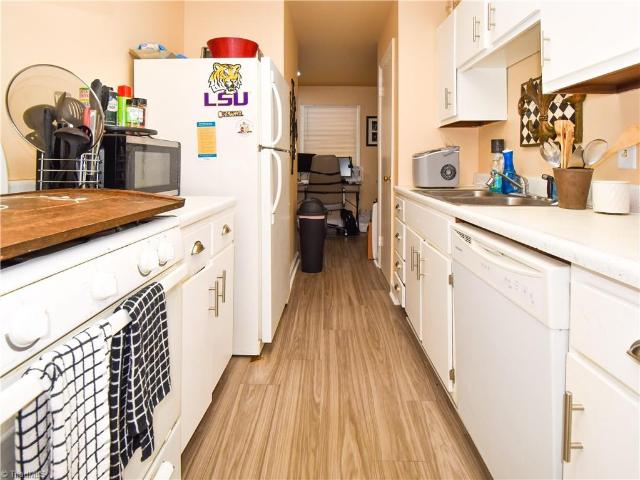 2890 Carriage Drive