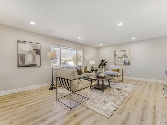 2890 S Golden Way