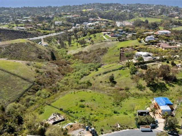 28912 Verde Mesa Ln, Malibu, CA 90265 | MLS #226001 VC | Compass