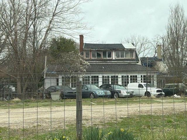 2891 Montauk Hwy, Brookhaven, NY 11719
