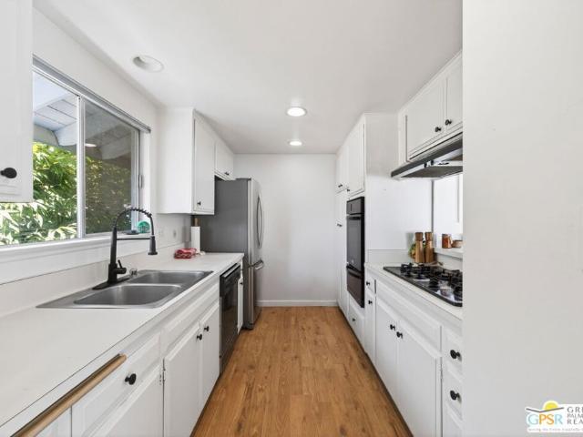 2891 Bayshore Avenue