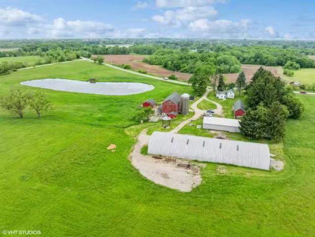 28922 W SULLIVAN LAKE RD, LAKEMOOR, IL 60051 Single Family Res.