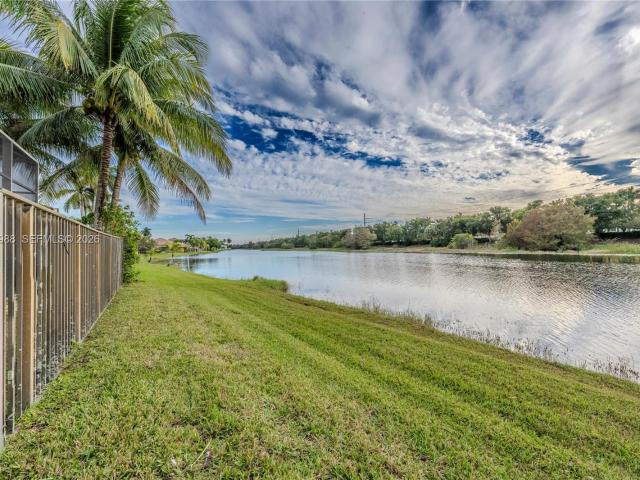 2893 Oakbrook Dr, Weston, FL 33332 | MLS #A11933